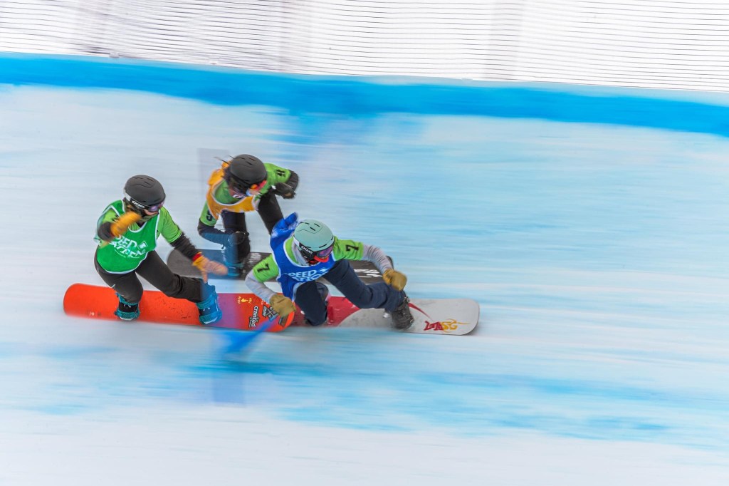 Nicola Dempsey – Nicola Dempsey: A competitive snowboard cross racer ...